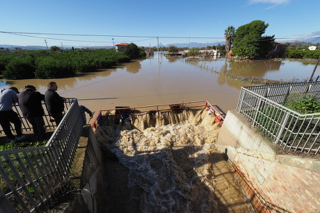 __COUNT__ imágenes de Flooding in Calabria, Italy - 28 Nov 2018 ...