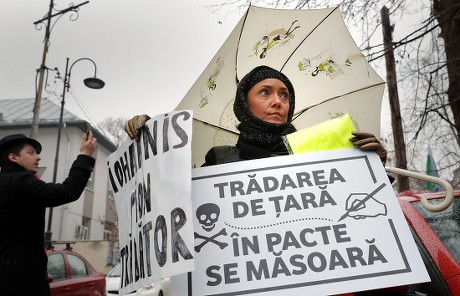 Antimigration Protester Woman Holds Placard Reading Editorial Stock ...