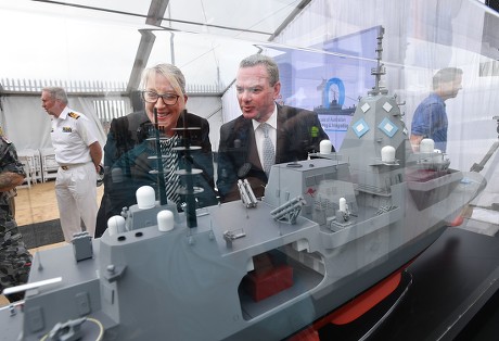 Bae Systems Australia Chief Executive Gabby - Foto de stock de ...