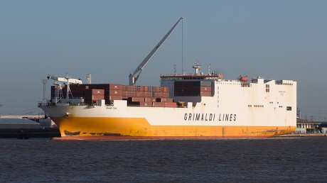 Grande Tema container ship arrives at Tilbury docks, Essex, UK - 22 Dec ...