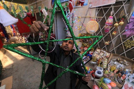 Pakistani Christian Girls Christmas Tree Ahead Editorial Stock Photo ...