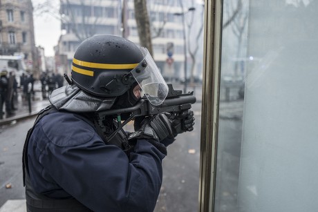 Police Intervention During Act Vi Mobilization Editorial Stock Photo ...