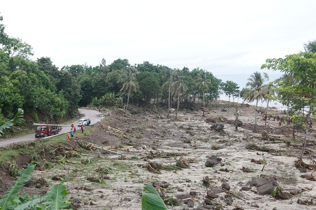 Tsunami hits Sunda Strait in Western Indonesia, Tanjung Lesung - 25 Dec ...