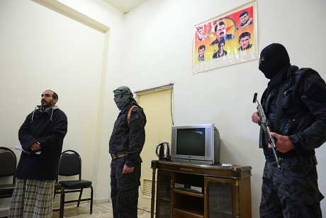 6 Captured isis men Stock Pictures, Editorial Images and Stock Photos ...