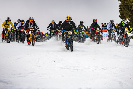 __COUNT__ 30th Grand Prix St-Sylvestre mountain bike snow race in ...