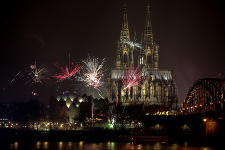Fireworks Illuminate Sky Next Cologne Cathedral Editorial Stock Photo ...