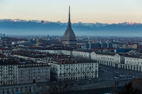 Seasonal Weather, Turin, Italy - 04 Jan 2019 Stock Pictures, Editorial ...