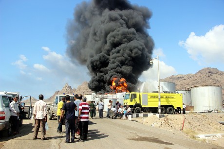 Fire ignites at the main oil refinery in Aden, Yemen - 12 Jan 2019 ...
