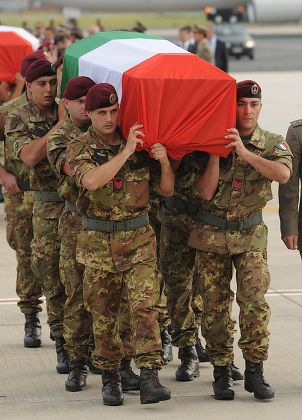 34 Italian folgore paratroopers brigade Stock Pictures, Editorial ...
