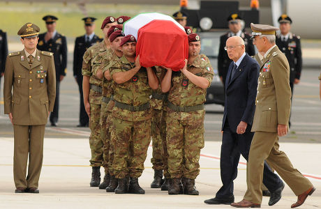 34 Italian folgore paratroopers brigade Stock Pictures, Editorial ...