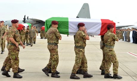 34 Italian folgore paratroopers brigade Stock Pictures, Editorial ...