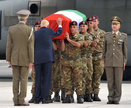 34 Italian folgore paratroopers brigade Stock Pictures, Editorial ...