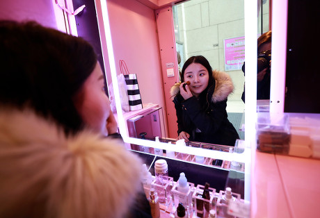 __COUNT__ 'Shareable make-up' pod in Beijing, China - 24 Jan 2019 Stock ...