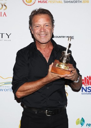 AUSTRALIAN COUNTRY MUSICIAN TROY CASSAR-DALEY POSES Editorial Stock ...