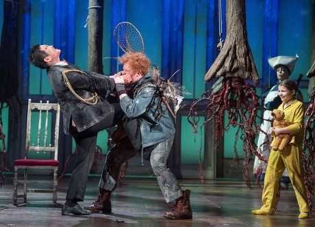 __COUNT__ imágenes de 'The Magic Flute' Opera performed by Opera North ...