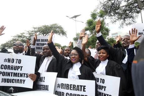 10 Zimbabwe's lawyers march for the restoration of the rule of law ...