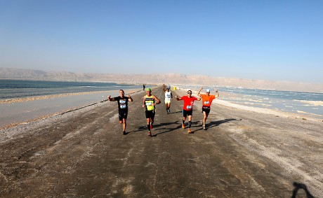 Fotos de stock de dead sea marathon (exclusivas) | Shutterstock