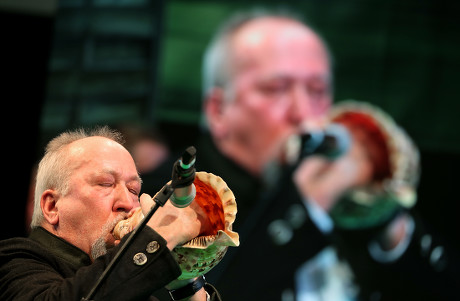 __COUNT__ German Deer-Calling Championship at hunting exhibition ...
