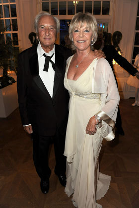 Ben Caring and Elle Perfect Wedding party at the home of Richard Caring ...