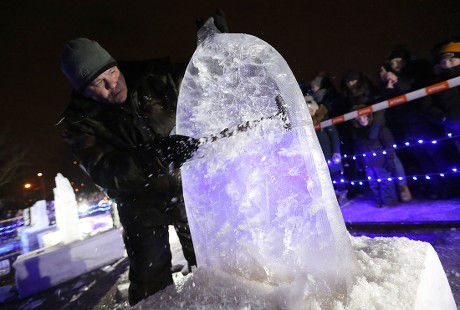 Ice Master Makes Ice Sculpture Chainsaw Editorial Stock Photo - Stock ...