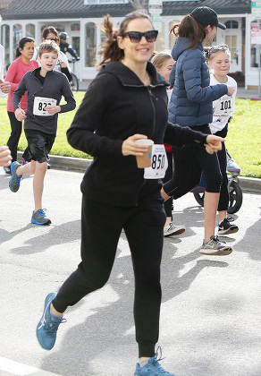 __COUNT__ imágenes de Jennifer Garner charity run, Los Angeles, USA ...