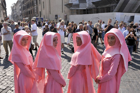 Pink Nuns Piazza Di Spagna Rome Editorial Stock Photo - Stock Image ...
