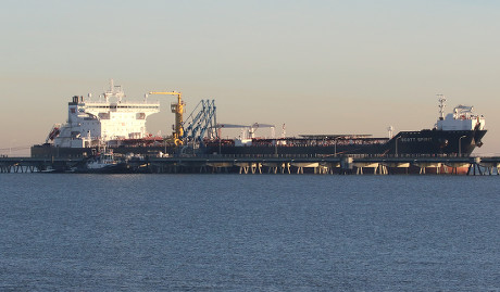 Bahamasregistered Shuttle Tanker Ship Scott Spirit Editorial Stock ...