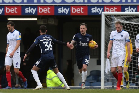 Simon Cox Southend United Celebrates Scoring Editorial Stock Photo ...