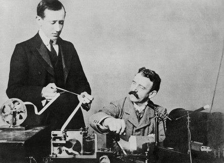 «Guglielmo Marconi Examining First Wireless Signals» — редакционная ...