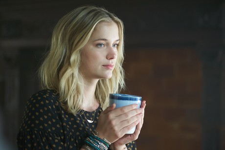 Shay Mitchell Peach Salinger Elizabeth Lail Editorial Stock Photo ...