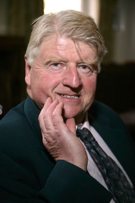 imágenes de Stanley Johnson promoting his book 'Stanley I Presume ...
