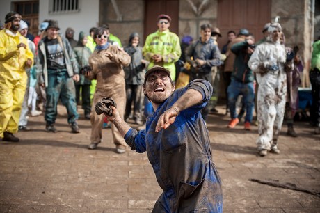 People Attend Traditional Farrapada Mud Battle Editorial Stock Photo ...