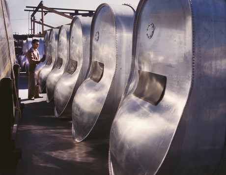 13 Assembly line of tanks Stock Pictures, Editorial Images and Stock ...