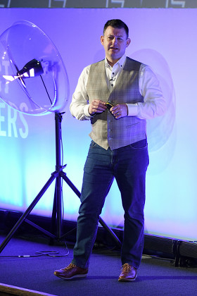 MARK SHERWIN MANAGING DIRECTOR ACCENTURE INTERACTIVE Editorial Stock ...