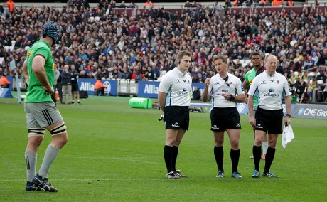 Referee Jp Doyle Centre Discusses His Editorial Stock Photo - Stock ...