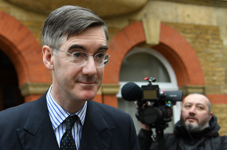 imágenes de ERG Chairman Jacob Reese-Mogg departs home, London, United ...