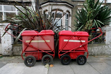 Royal Mail delivery trolley, London,Britain - 19 Oct 2009 Stock ...