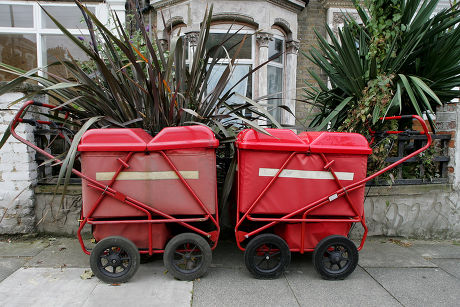 Royal Mail delivery trolley, London,Britain - 19 Oct 2009 Stock ...