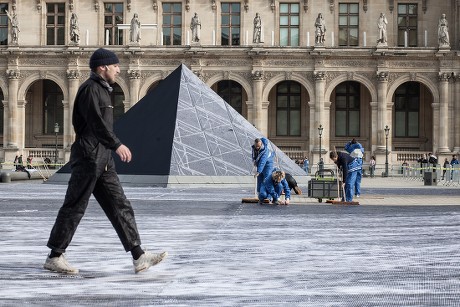 French Artist Jr Works Courtyard Louvre Editorial Stock Photo - Stock ...