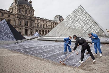 French Artist Jr Works Courtyard Louvre Editorial Stock Photo - Stock ...