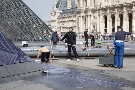 French Artist Jr Works Courtyard Louvre Editorial Stock Photo - Stock ...