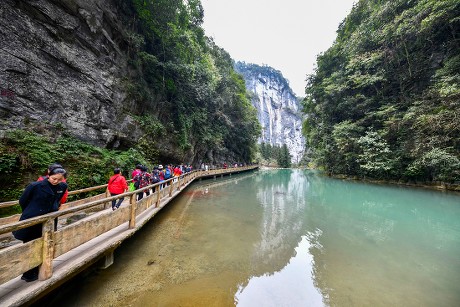 Tourists Go Sightseeing Tianlong Bridge Tiansheng Editorial Stock Photo ...