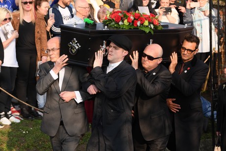 500 Keith flint funeral Stock Pictures, Editorial Images and Stock ...