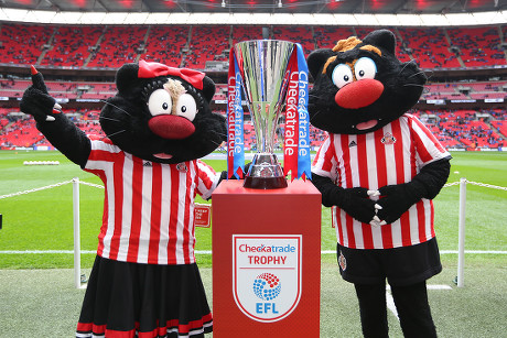 Efl Referee Officials Checkatrade Trophy Editorial Stock Photo - Stock ...