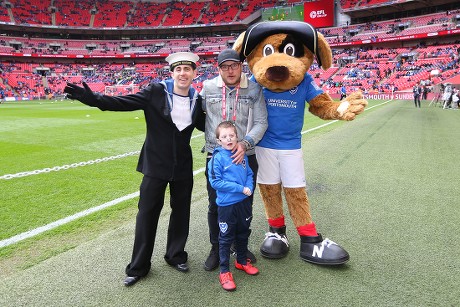 Efl Referee Officials Checkatrade Trophy Editorial Stock Photo - Stock ...