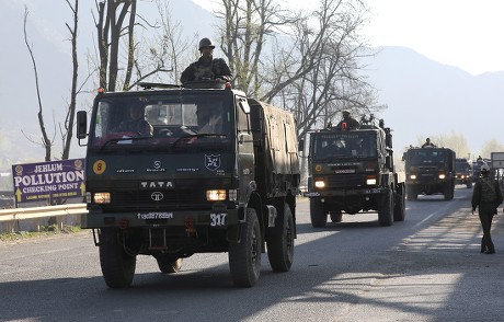 Indian Army Paramilitary Soldiers Stand Guard Editorial Stock Photo ...