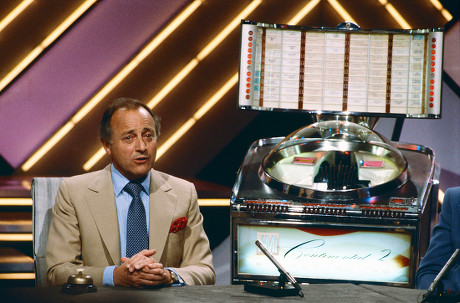 'Surprise Surprise' TV Show, Series 1, Episode 1 UK - 06 May 1984 Stock ...