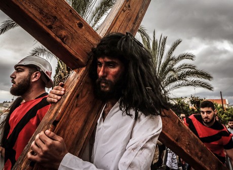 Lebanese Christians Reenact Crucifixion Jesus Christ Editorial Stock ...