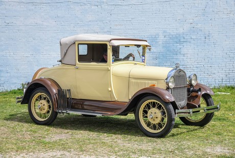 250 Classic car rides Stock Pictures, Editorial Images and Stock Photos ...