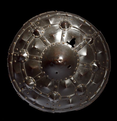 __COUNT__ imágenes de Sale of historic Henry VIII 'gun shield ...